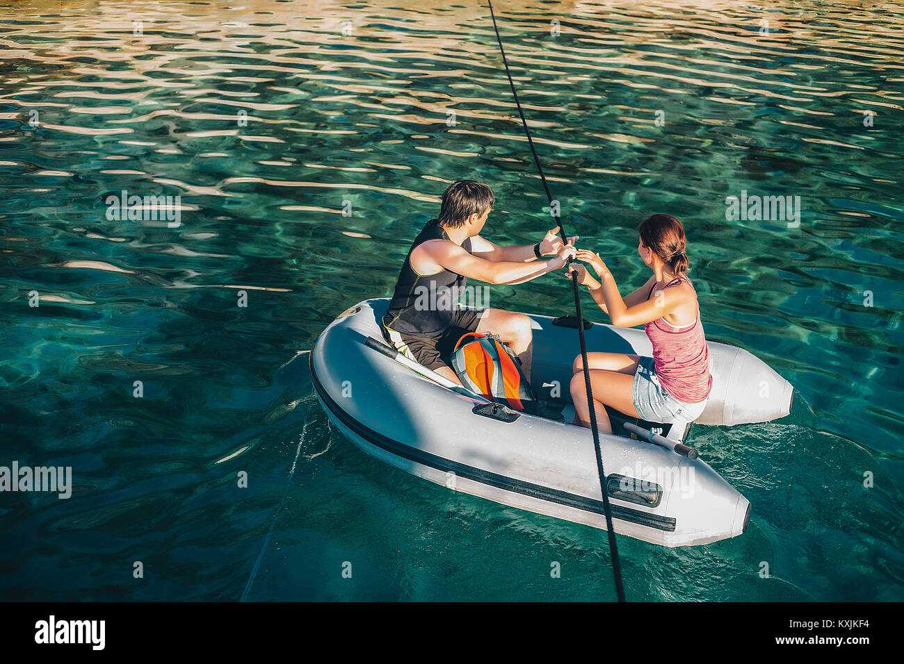 Tow line hi-res stock photography and images - Alamy