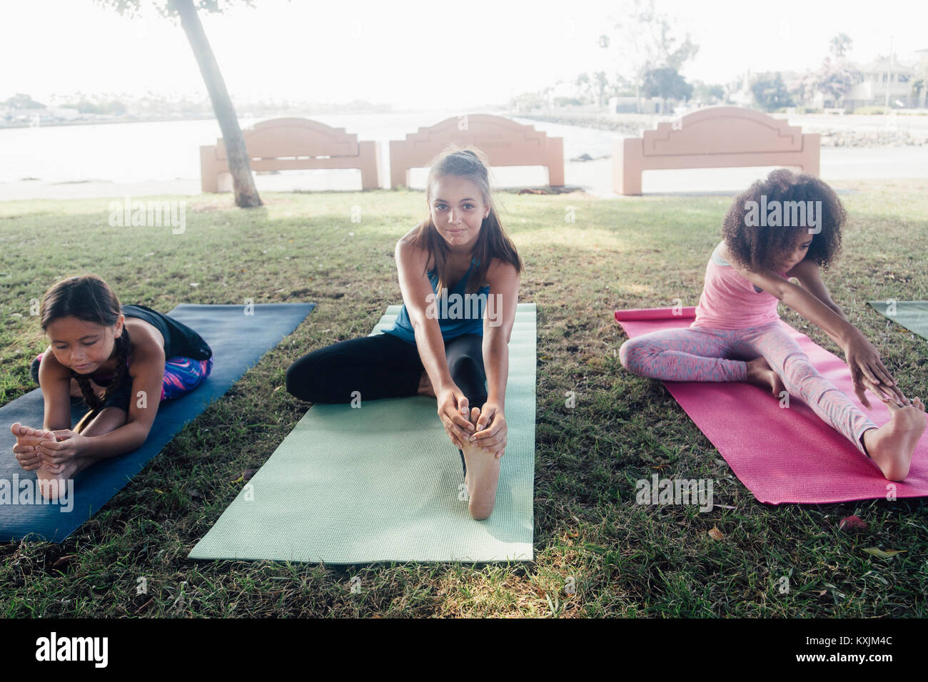 Three schoolgirls hi-res stock photography and images - Alamy