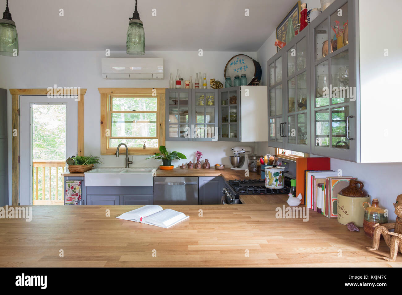 Open plan kitchen living hi-res stock photography and images - Alamy