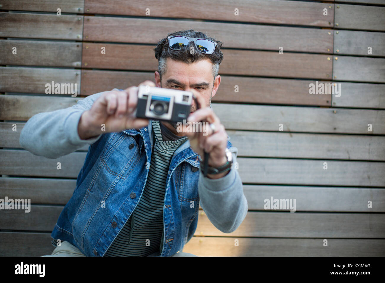 Man taking photograph using hi-res stock photography and images - Alamy