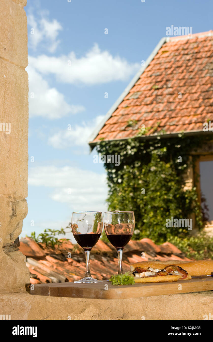Outdoor meal rustic france hi-res stock photography and images - Alamy