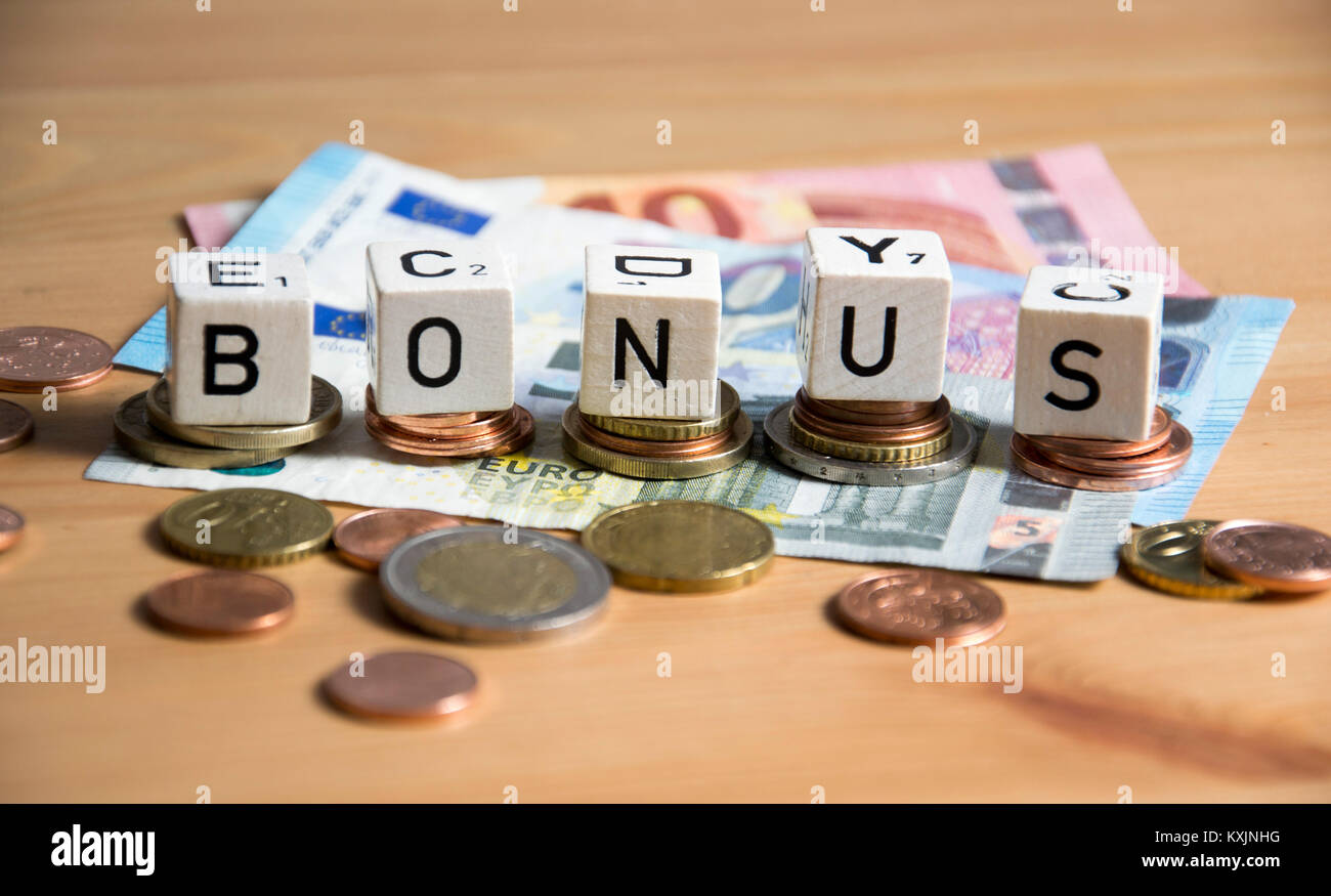 Bonus word written on wood cube Stock Photo - Alamy