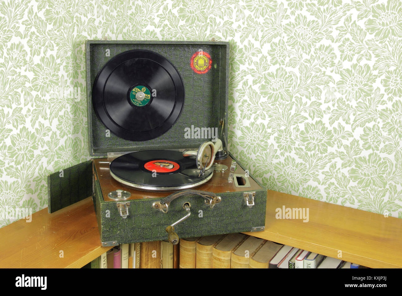 78 rpm hi-res stock photography and images - Alamy