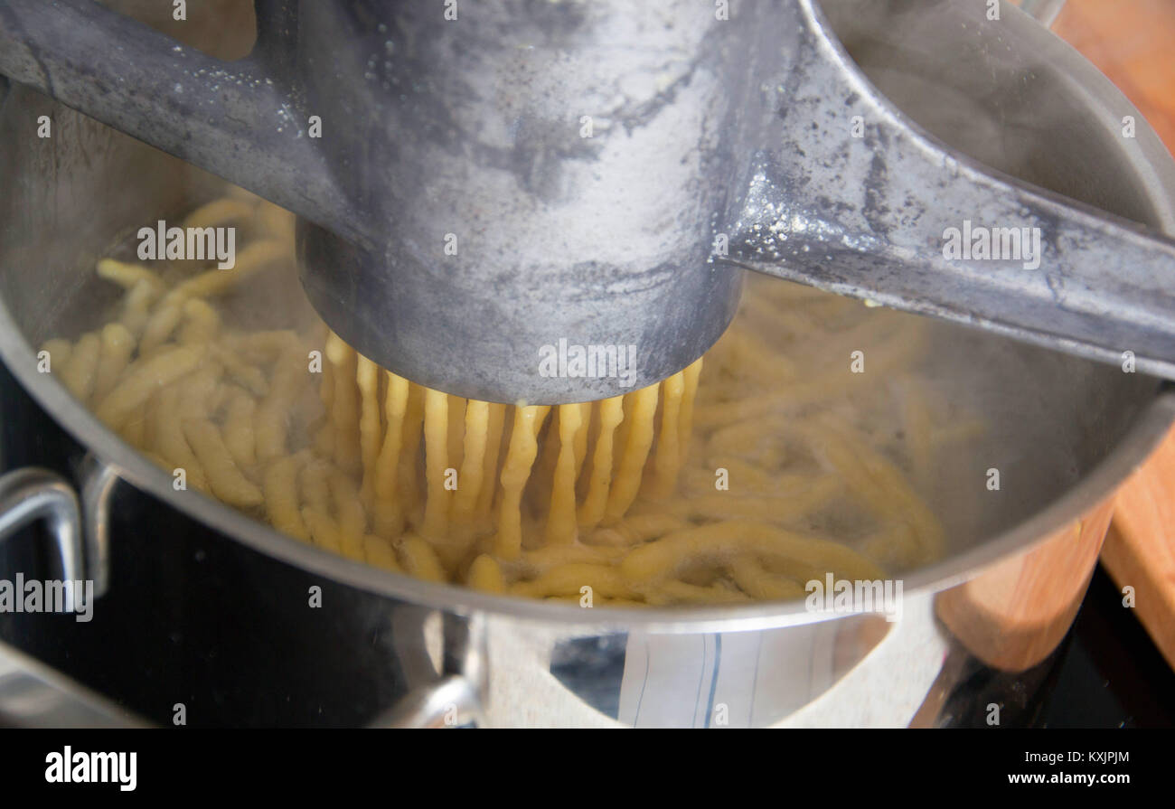 Spaetzle machine hi-res stock photography and images - Alamy