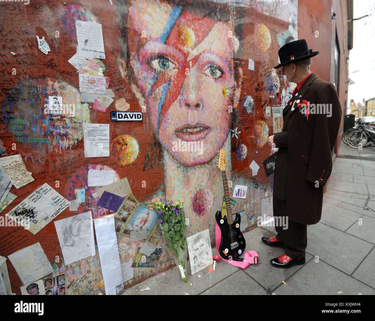 Fan messages hi-res stock photography and images - Alamy