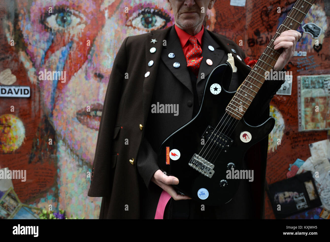 Bowie mural london hi-res stock photography and images - Alamy