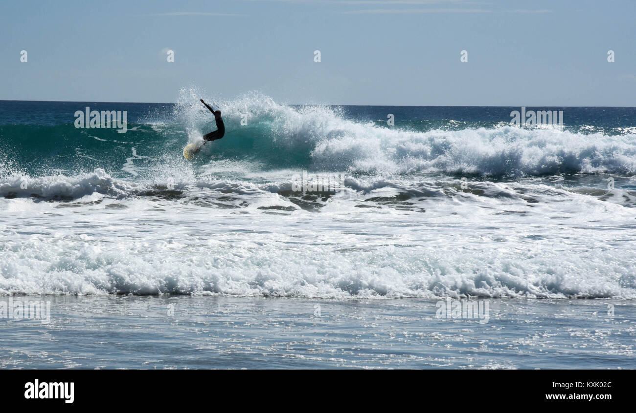 Rolling surf hi-res stock photography and images - Alamy