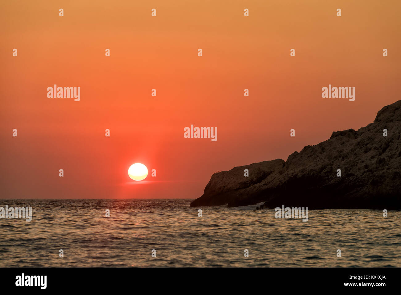 Beautiful sunset background in the sea at Porto Katsiki Beach in ...