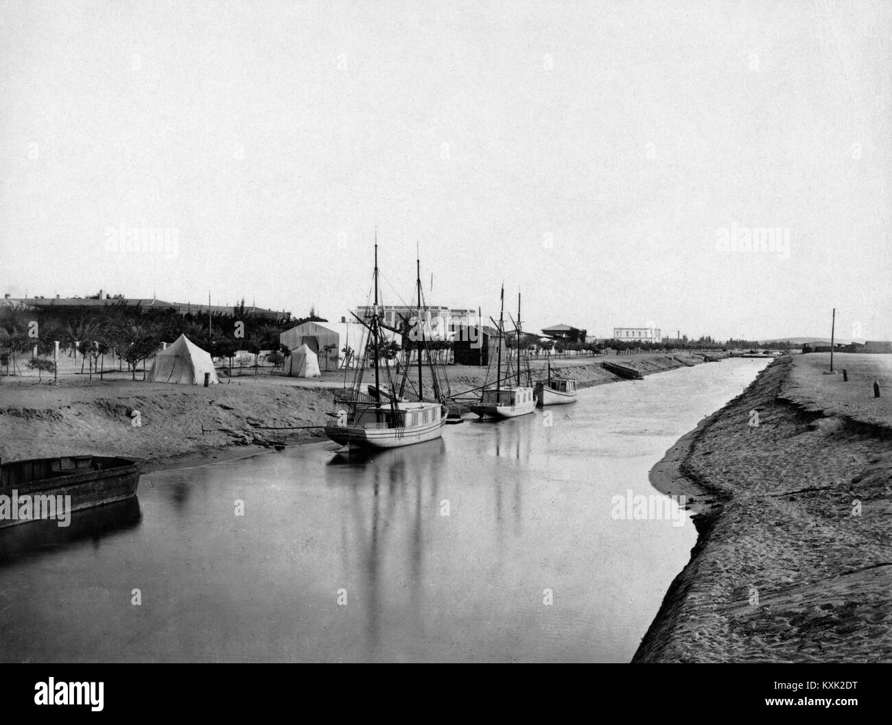 The freshwater canal at Ismailia Stock Photo - Alamy