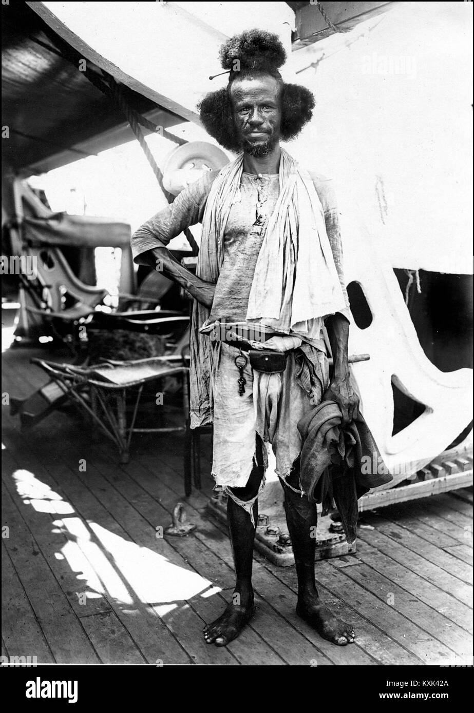 Longshoreman in Port Sudan Stock Photo - Alamy