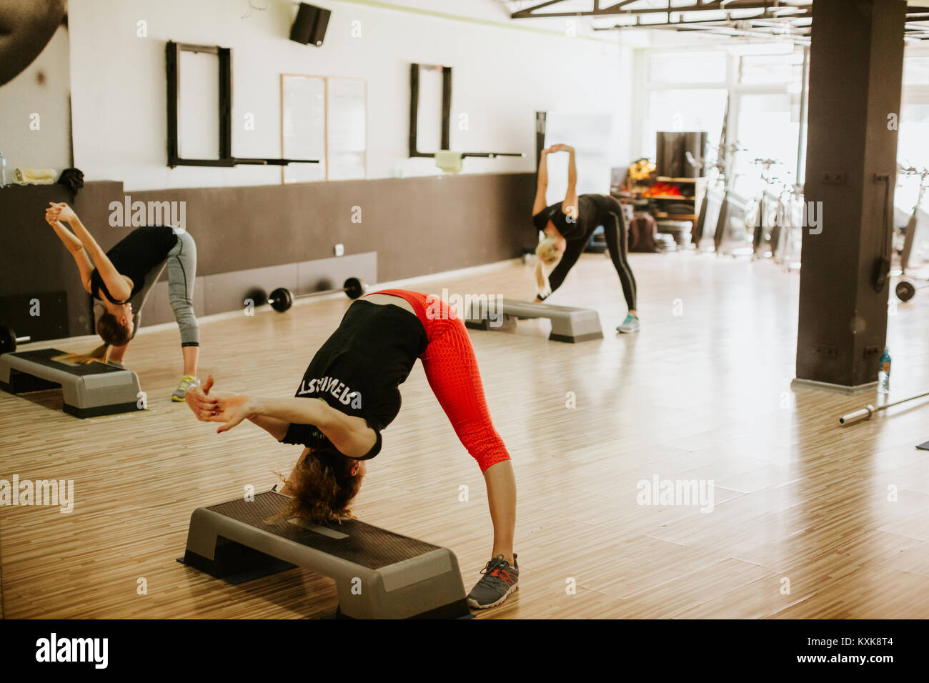 Step and Pump Fitness. Group fitness workout Stock Photo - Alamy