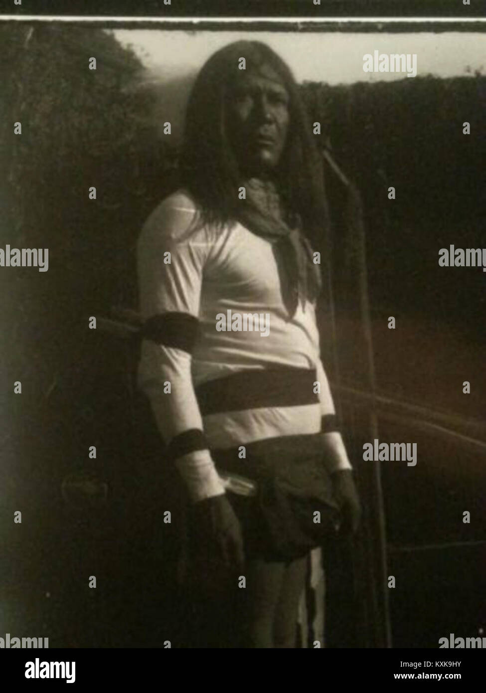 Apache tribe man hi-res stock photography and images - Alamy