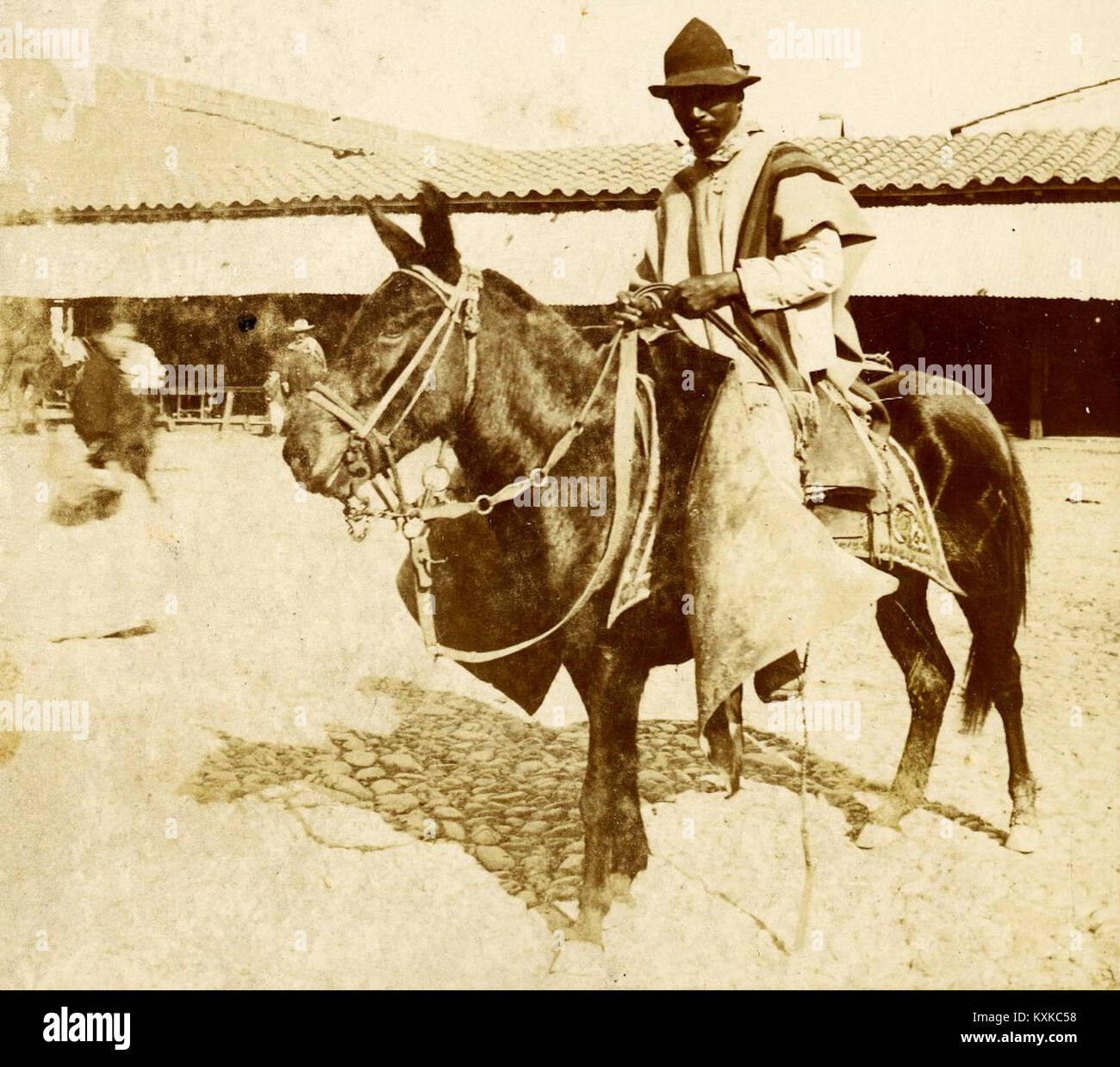This photograph from the Archivo General de la Nación Argentina ...