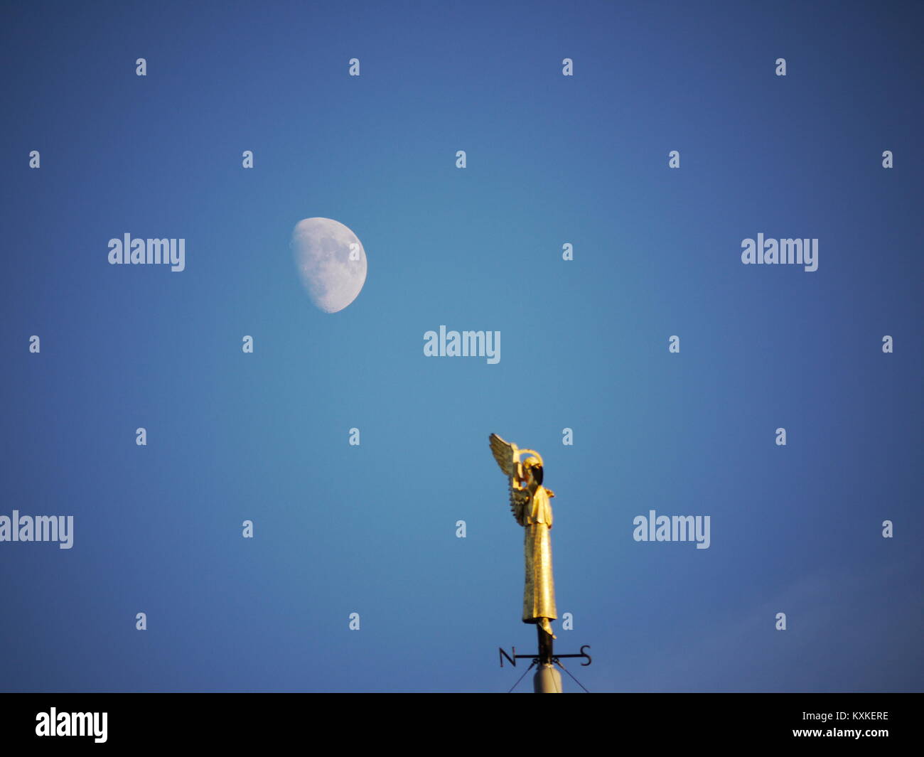 Second angel stands hi-res stock photography and images - Alamy