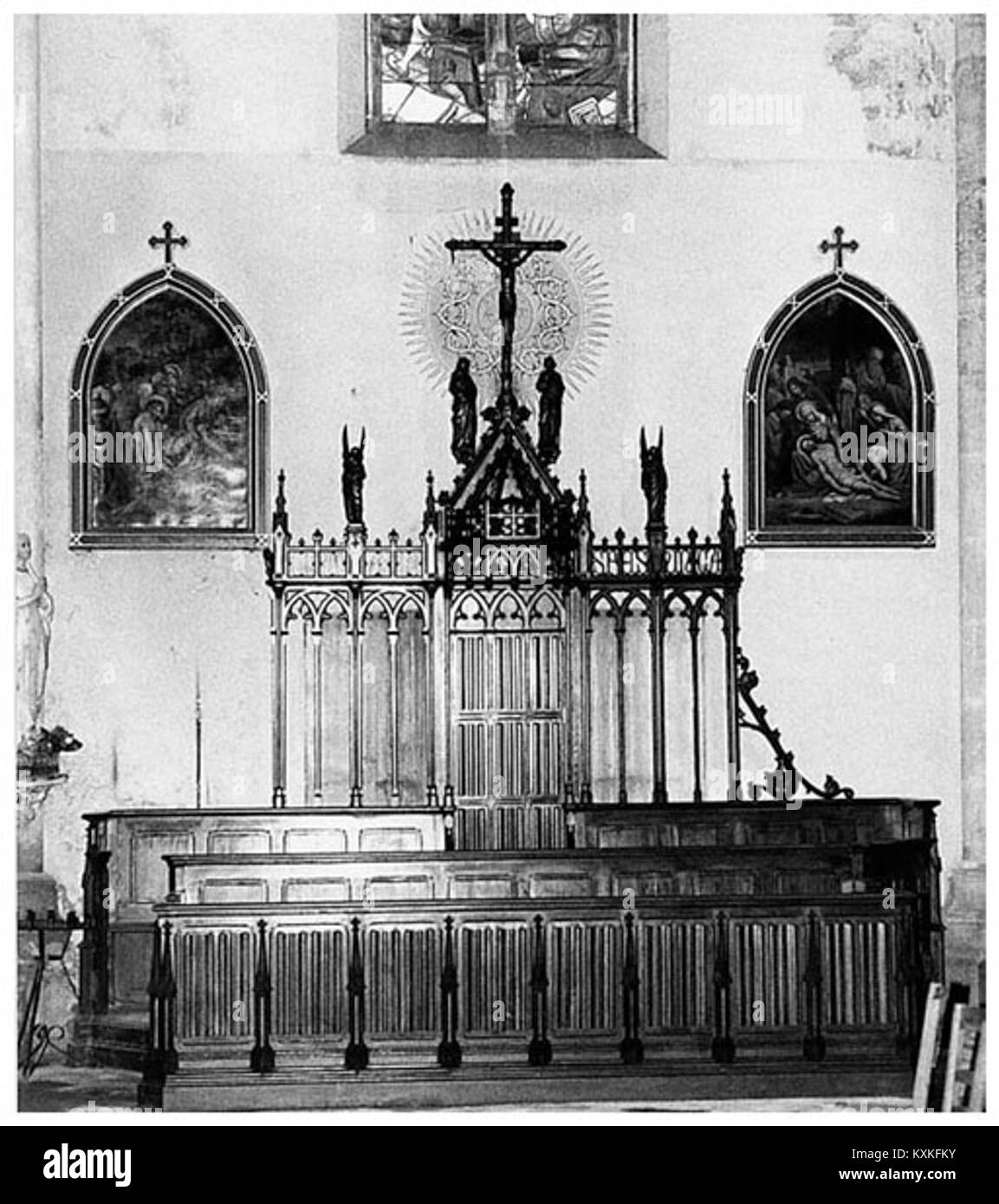 Medieval workbench hi-res stock photography and images - Alamy