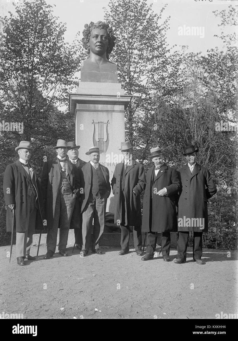 The Bellman bust at Bellmansro depicts Carl Michael Bellman, with ...
