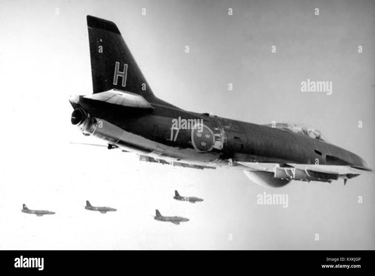 F 17 Black and White Stock Photos & Images - Alamy