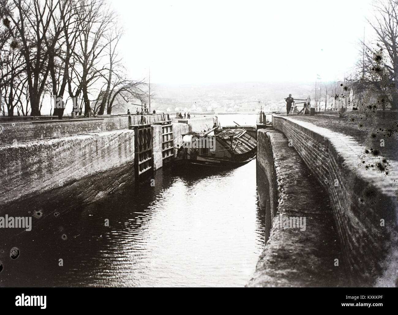 A Ferenc-csatorna zsilipje a Dunánál. Fortepan 86969 Stock Photo - Alamy