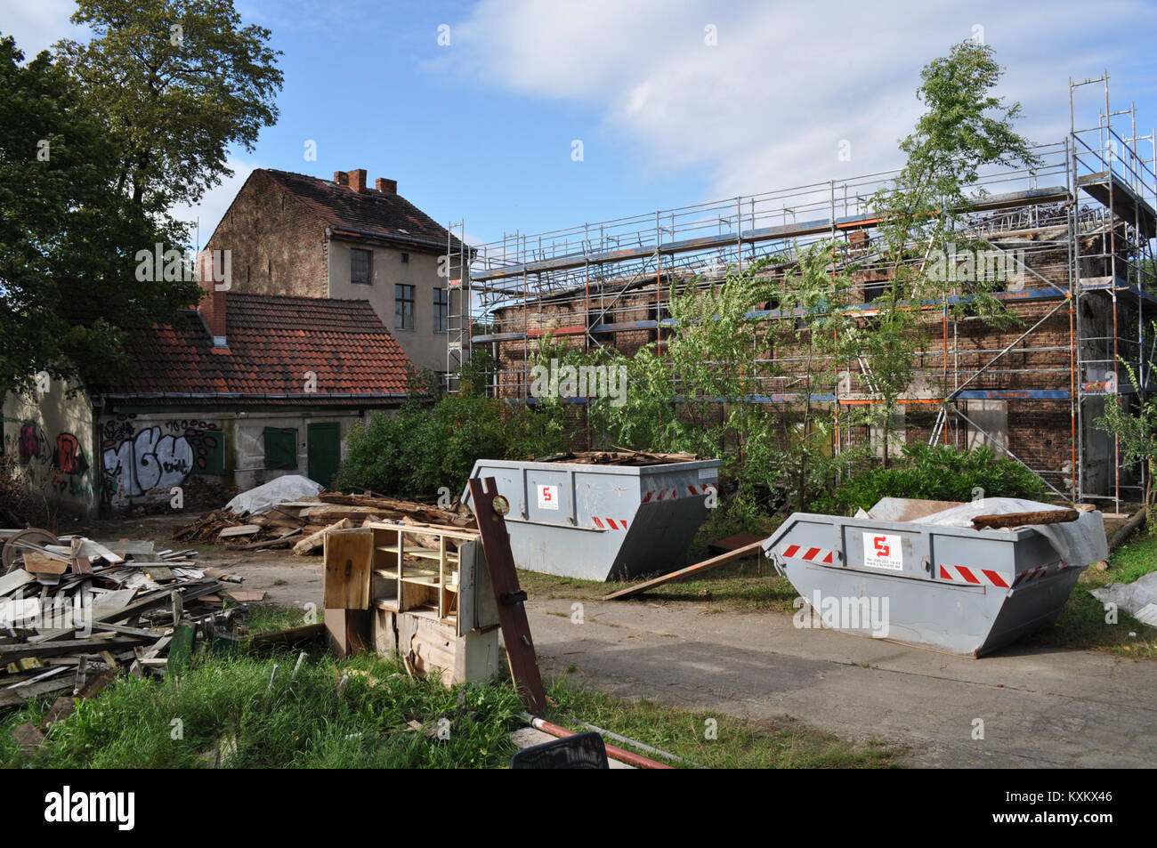 The photograph shows Berlin’s Gesundbrunnen district at Koloniestraße ...