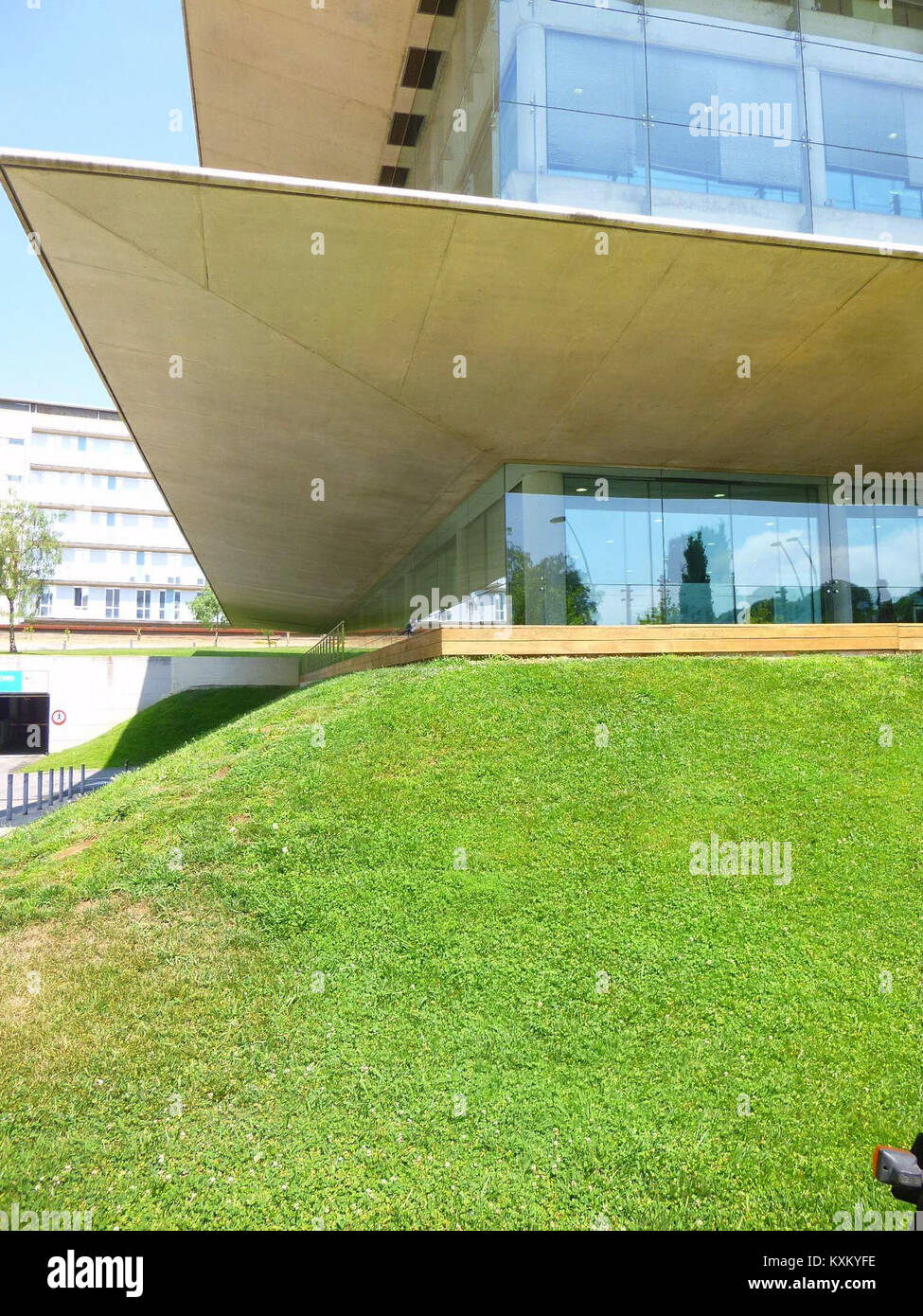 Barcelona - Universidad Politécnica de Cataluña (UPC) - Campus Nord - Edificio Nexus II (17 ...