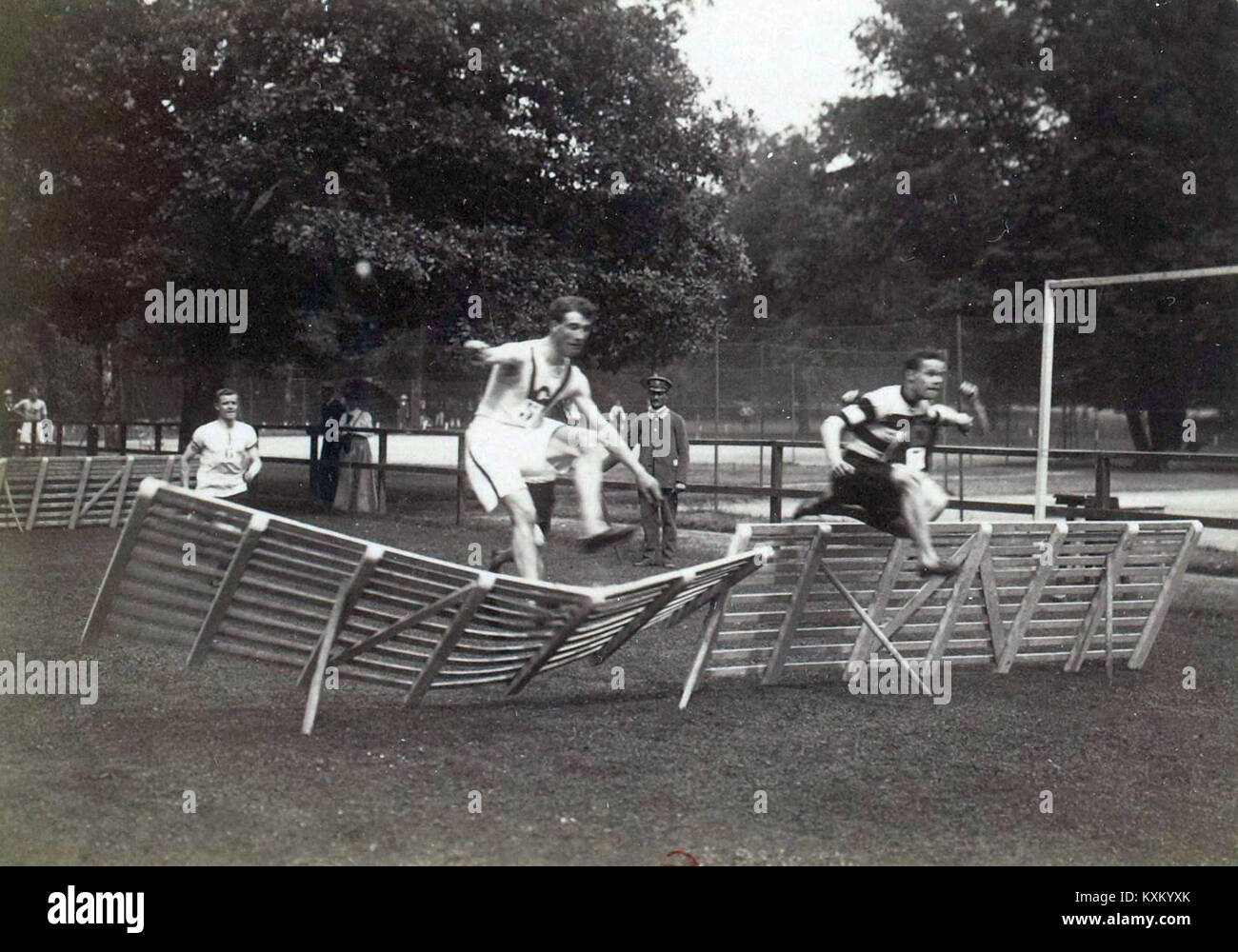 Hurdles set up race track hi-res stock photography and images - Alamy