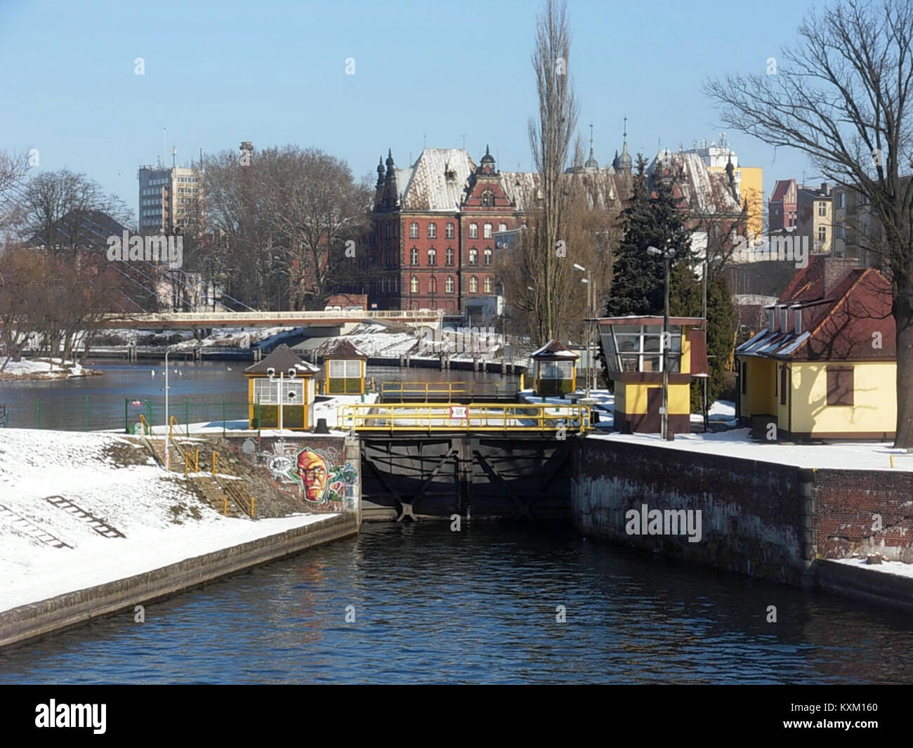 This image represents a view of the Miejska sluice (lock) in Bydgoszcz ...