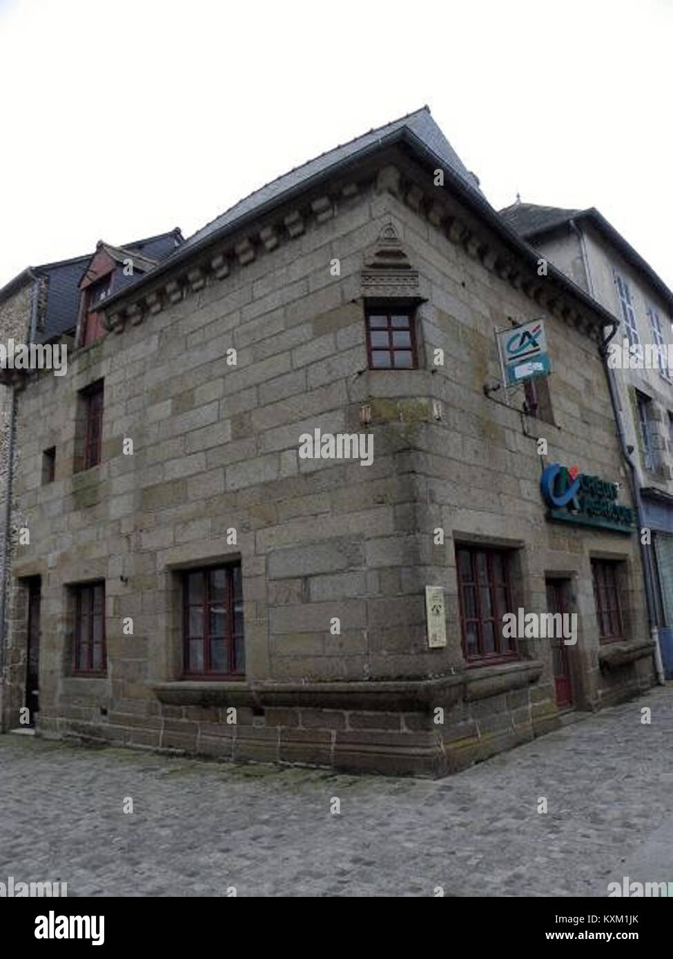 Bazouges-la-Pérouse (35) Maison ancienne, place de la Poterie Stock Photo - Alamy