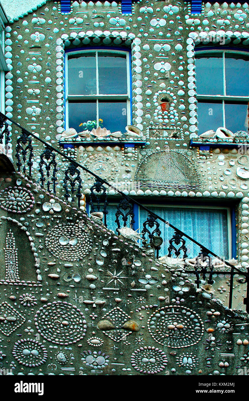 Shell house polperro cornwall hi-res stock photography and images - Alamy
