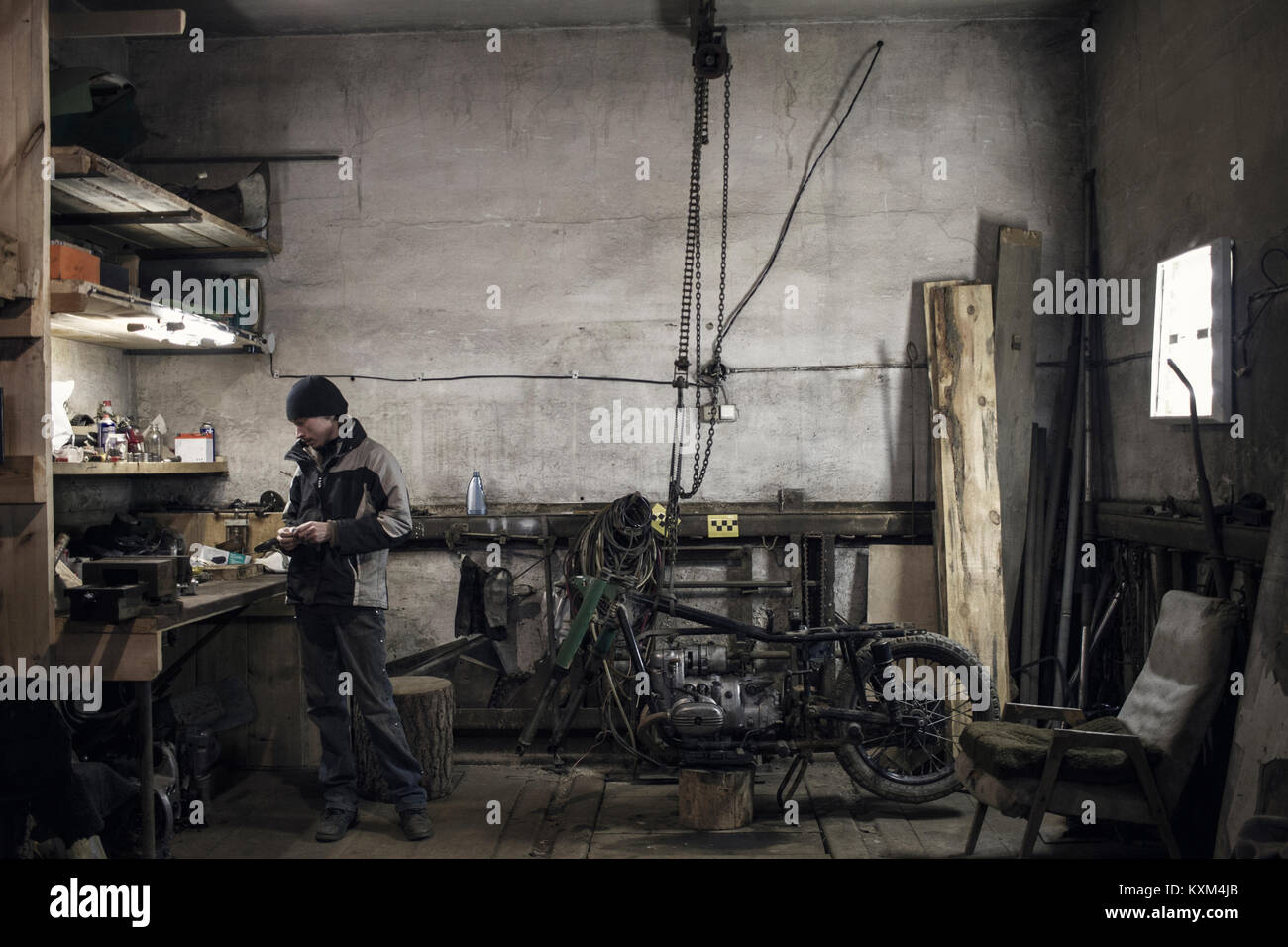 Vintage workbench hi-res stock photography and images - Alamy