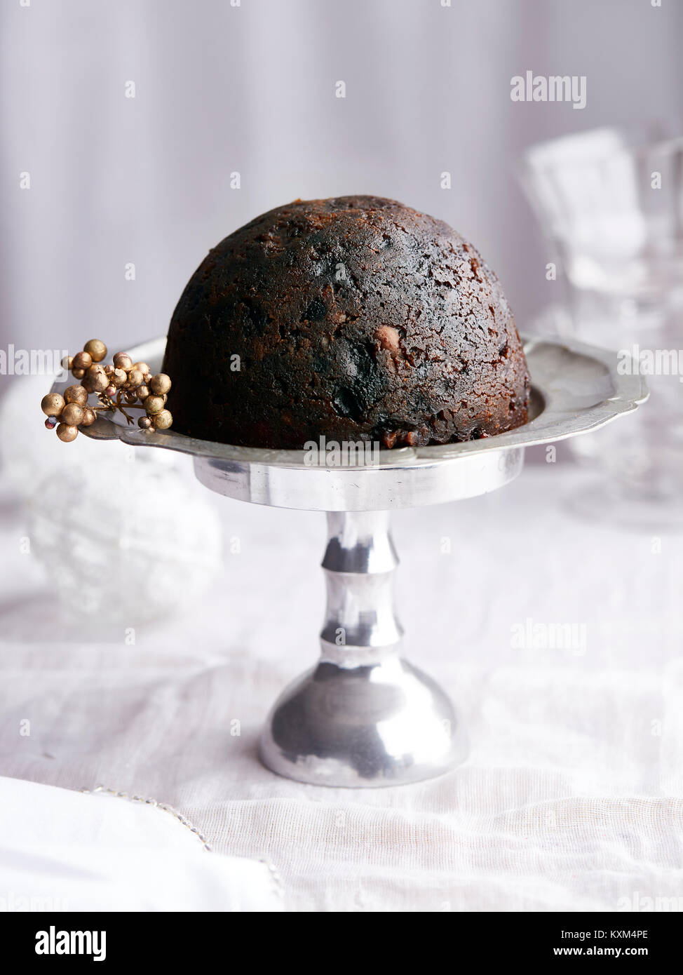 Silver cake hi-res stock photography and images - Alamy