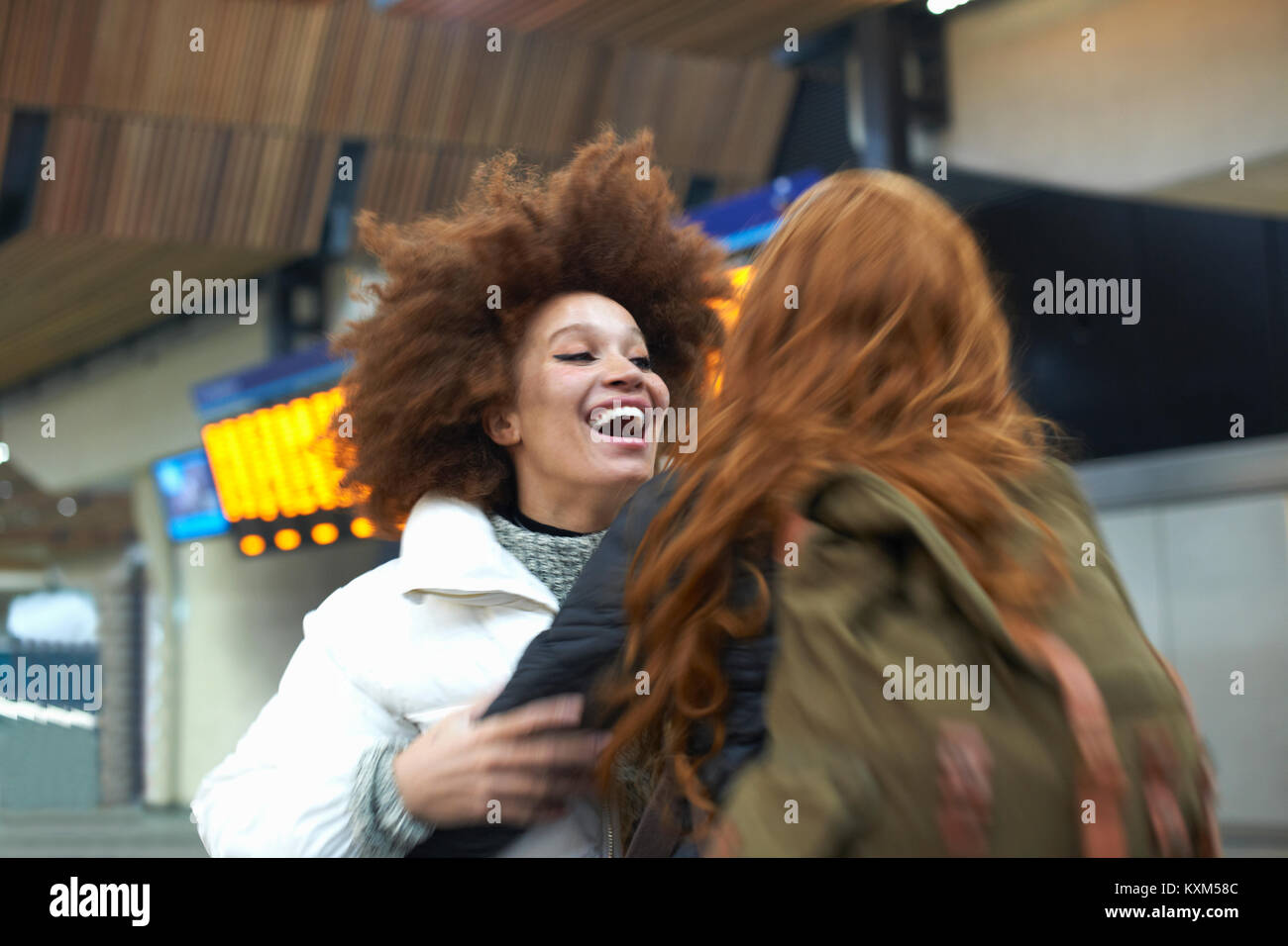 Women greeting each other hi-res stock photography and images - Alamy