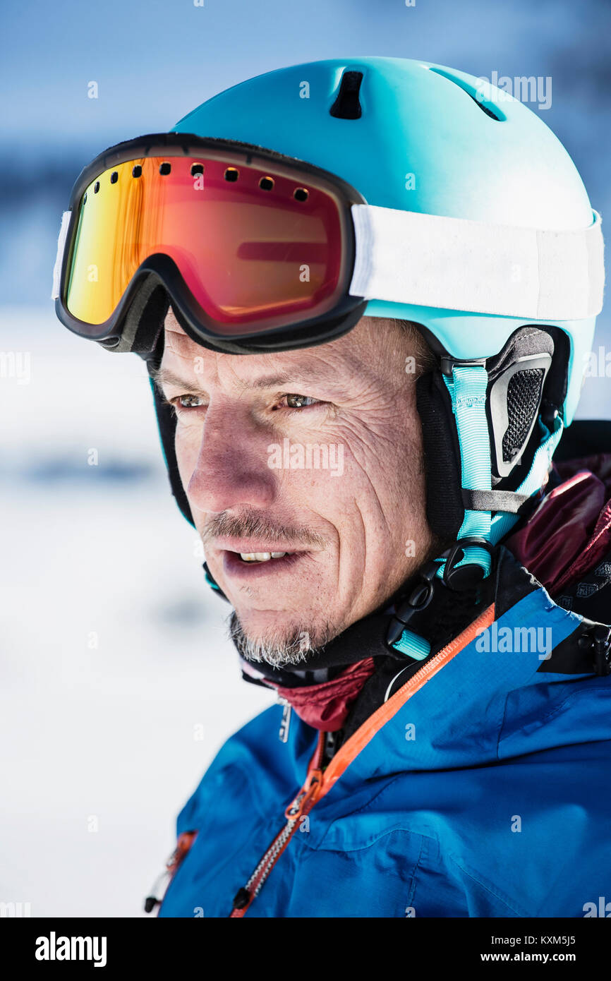 Male skier portrait hi-res stock photography and images - Alamy