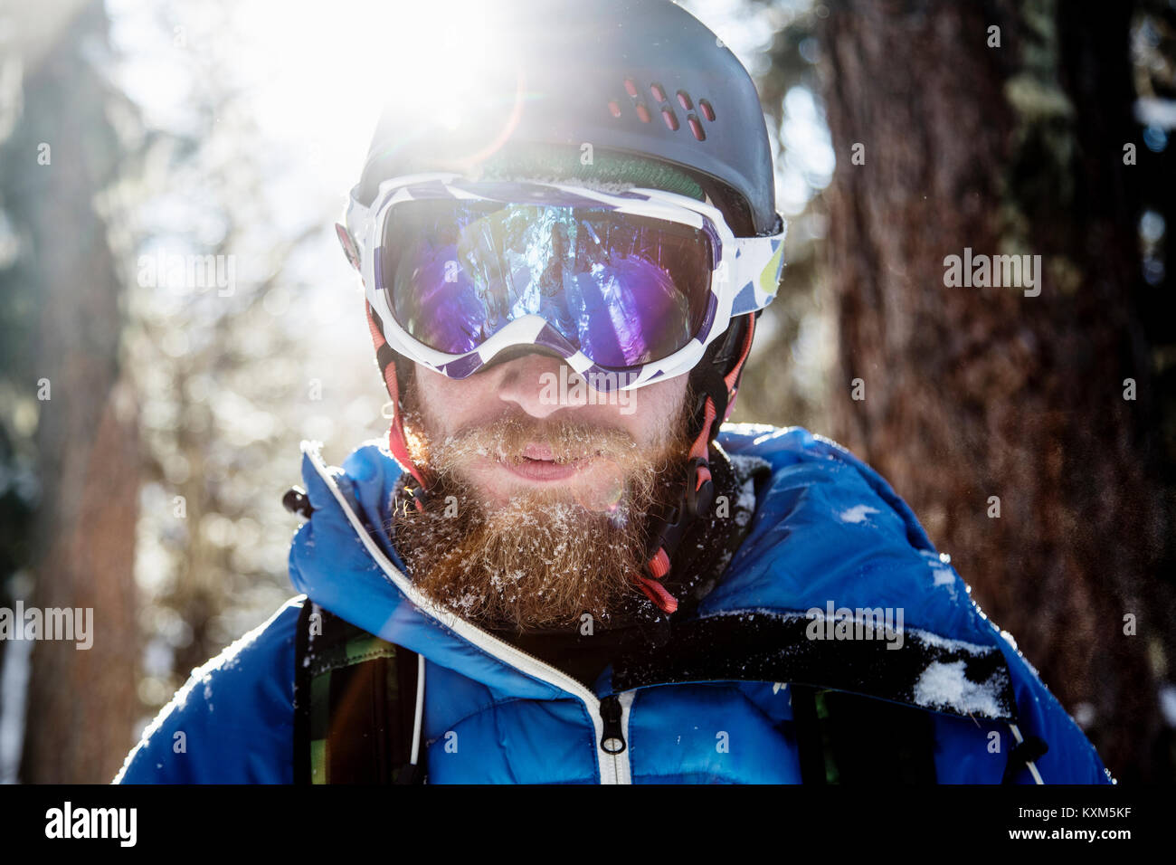 Male skier portrait hi-res stock photography and images - Alamy