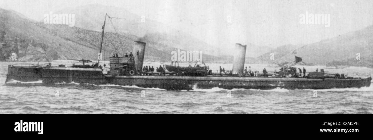 Besposhadnyi, a 1904 Russian film, showing early cinematography ...