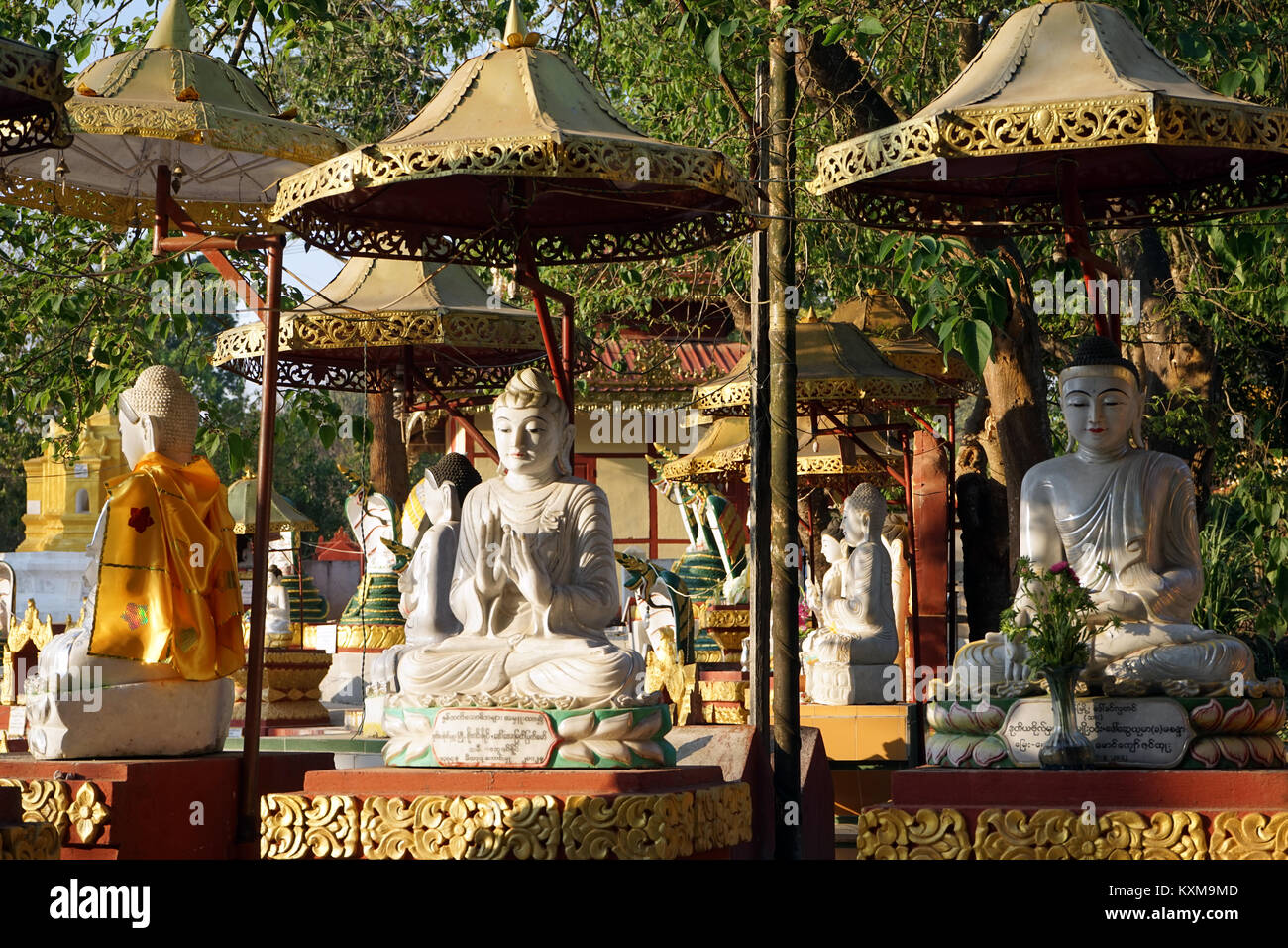 KALAW, MYANMAR - CIRCA APRIL 2017 Shwe Oo Min Cave Pagoda Stock Photo ...