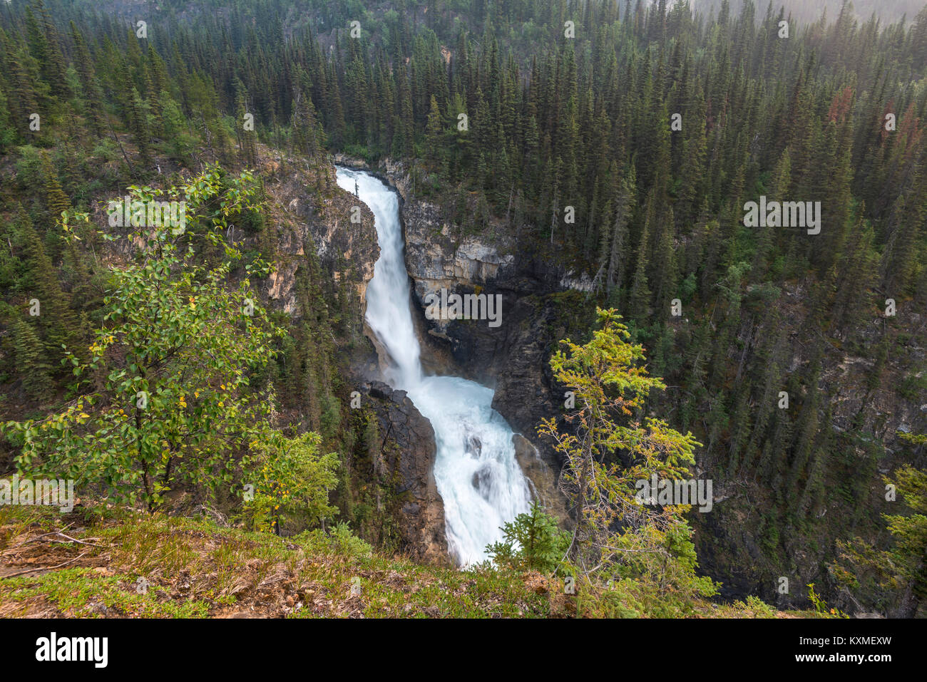 White Falls in the Valley of the thousand falls, Mount Robson ...