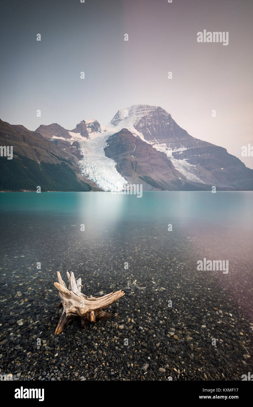 Berg lake trail hi-res stock photography and images - Alamy