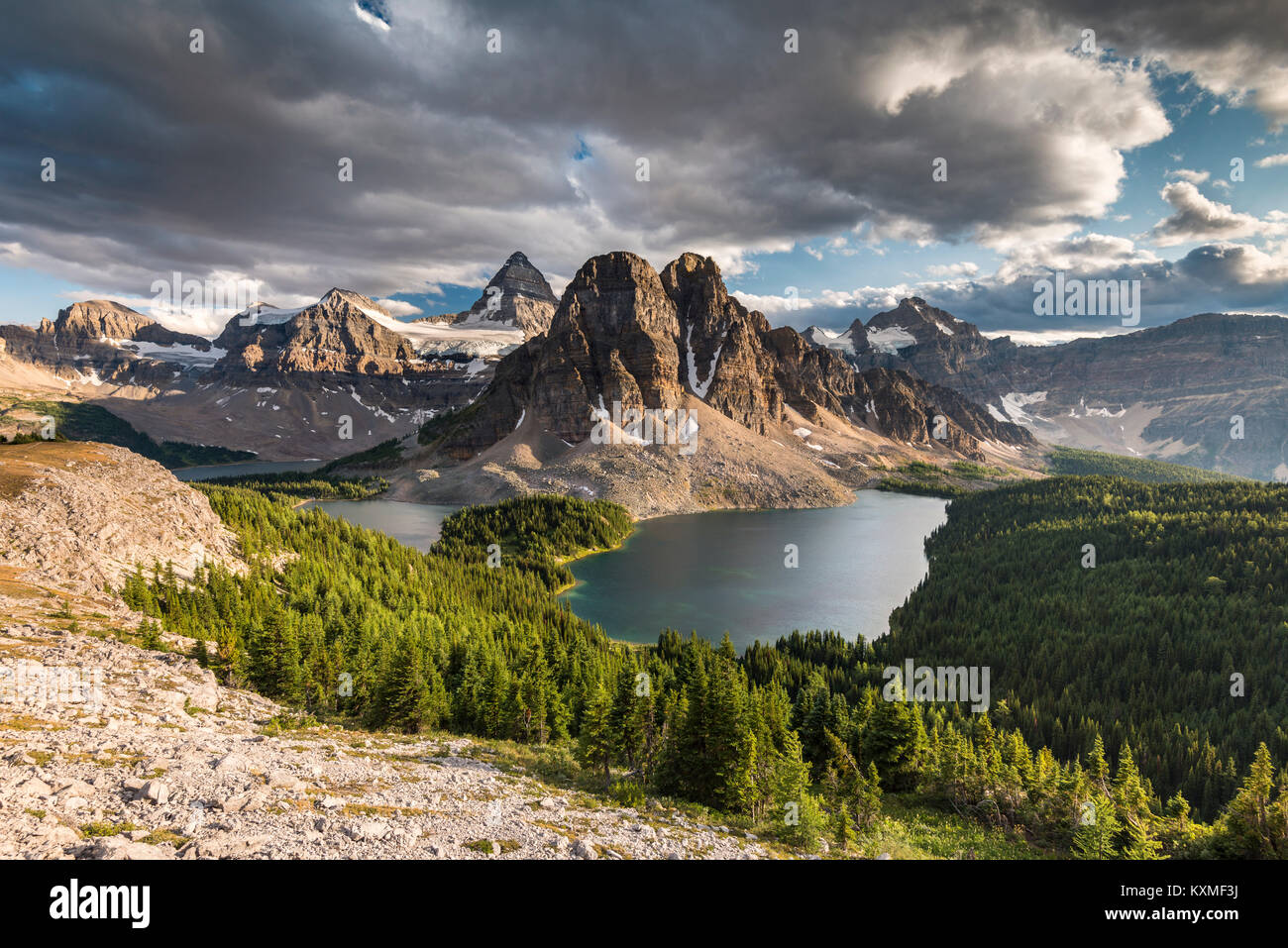 Mount assiniboine hi-res stock photography and images - Alamy
