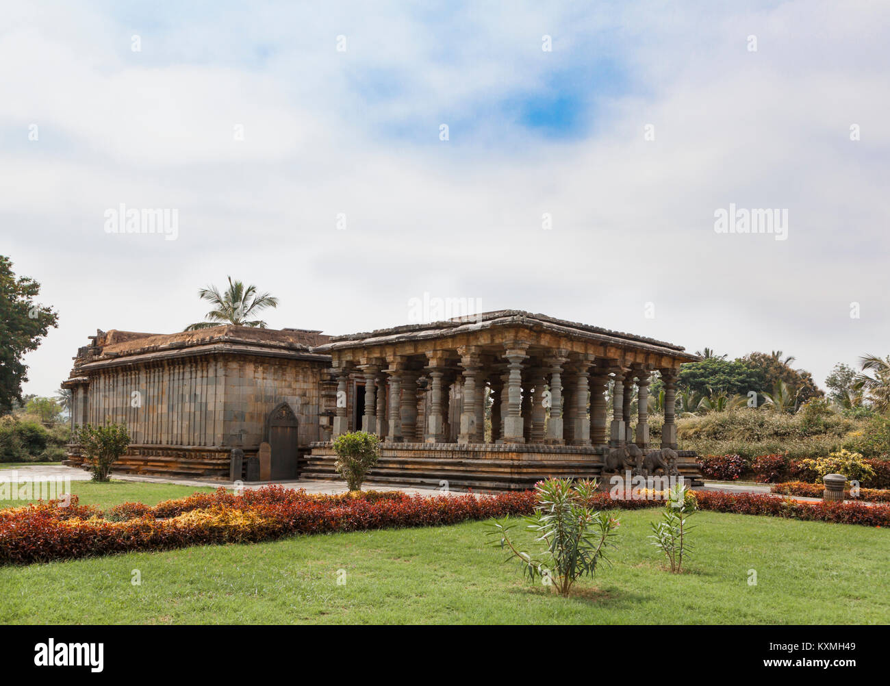 Halebidu architecture hi-res stock photography and images - Alamy