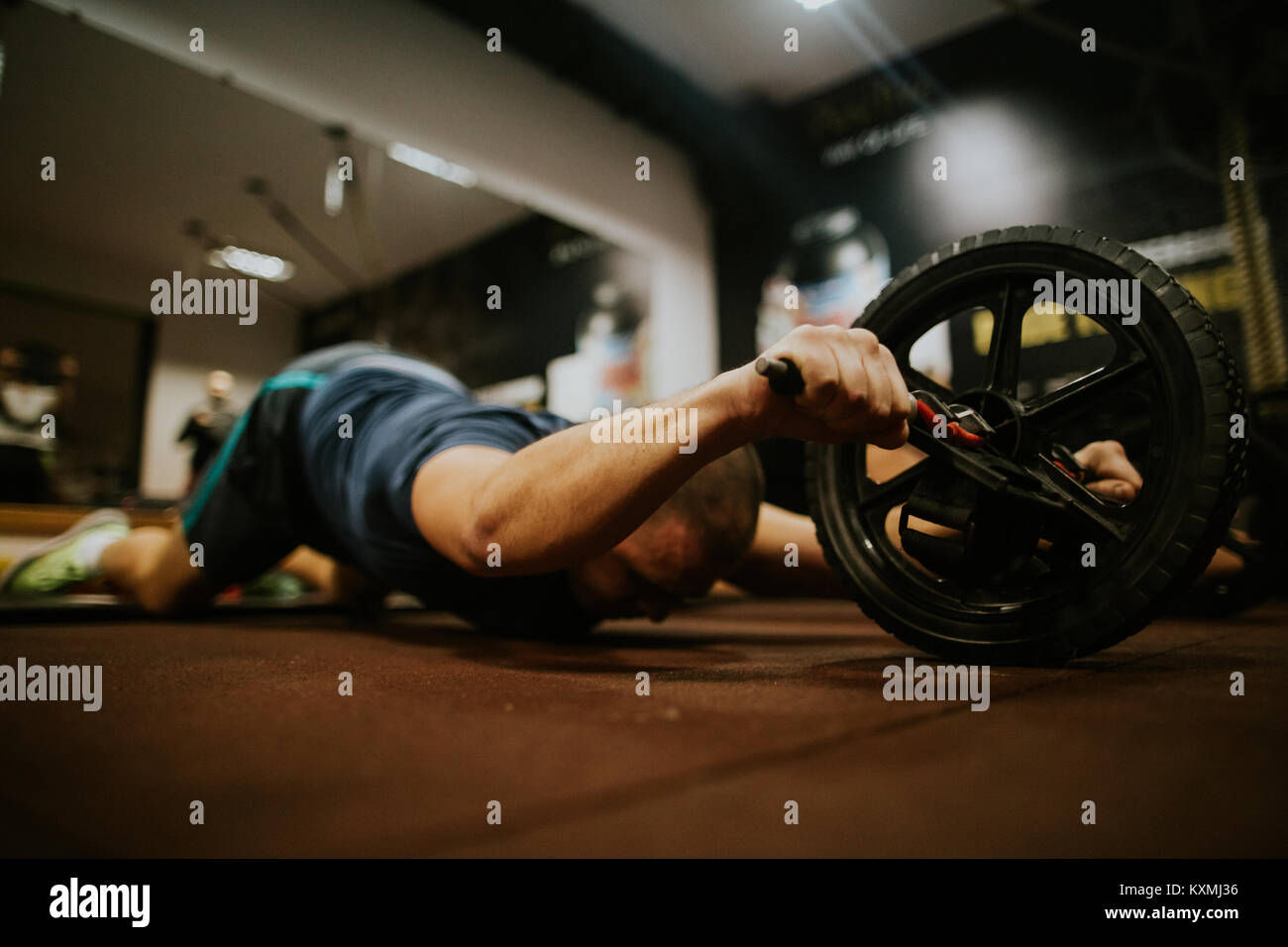 Crossfit abs wheel hi-res stock photography and images - Alamy