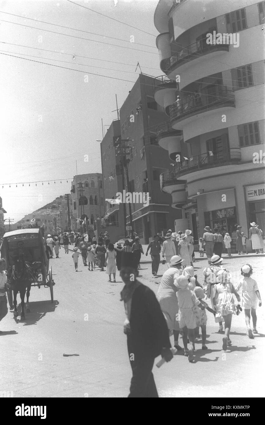 ARLOZOROV STREET IN HAIFA. רחוב ארלוזורוב בחיפה.D6-117 Stock Photo - Alamy