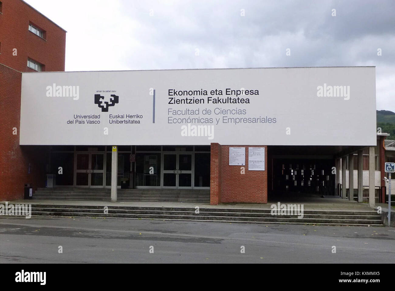 The Faculty of Economics and Business at the University of the Basque ...