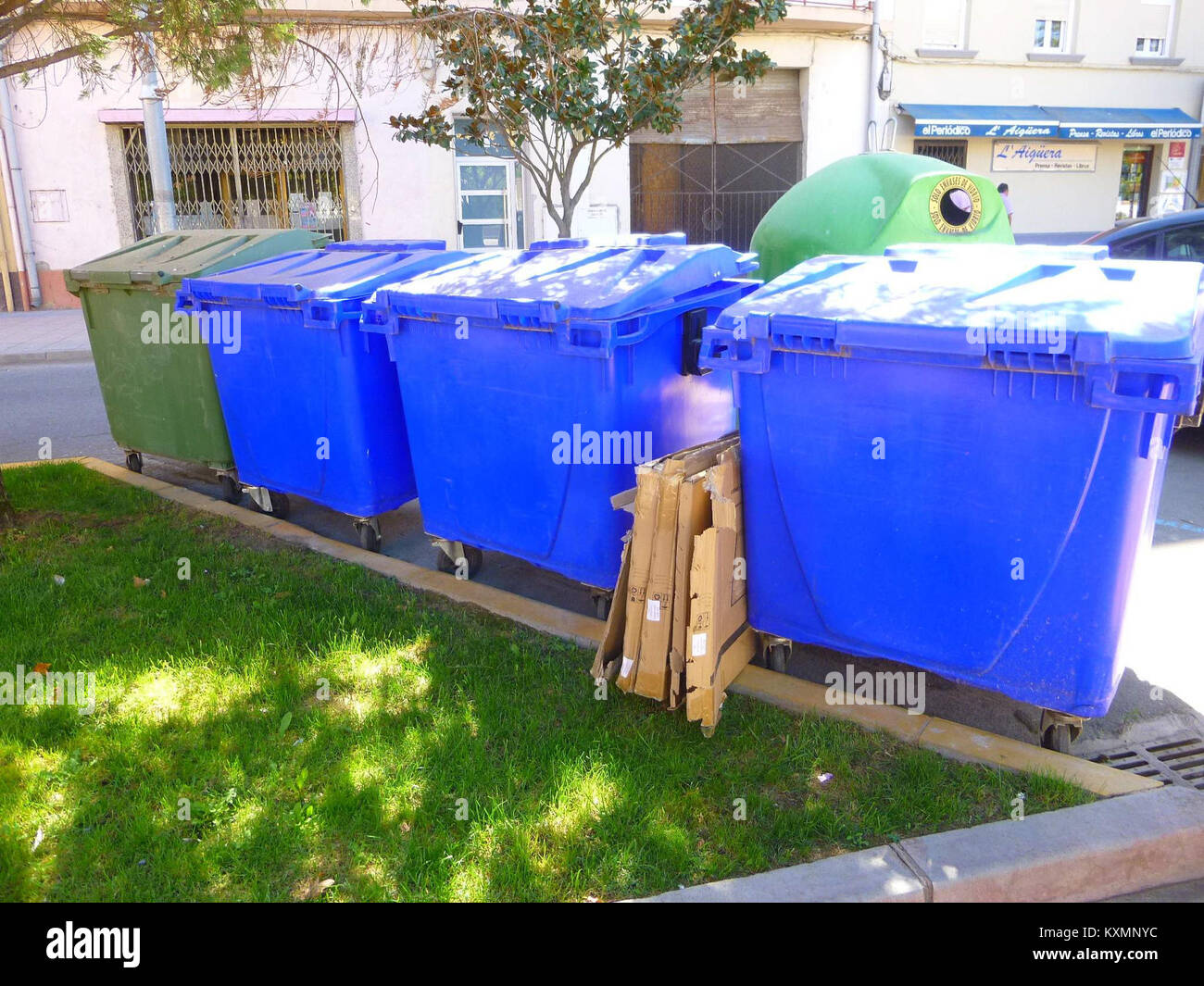 This image showcases the urban waste recycling process by Binfar ...