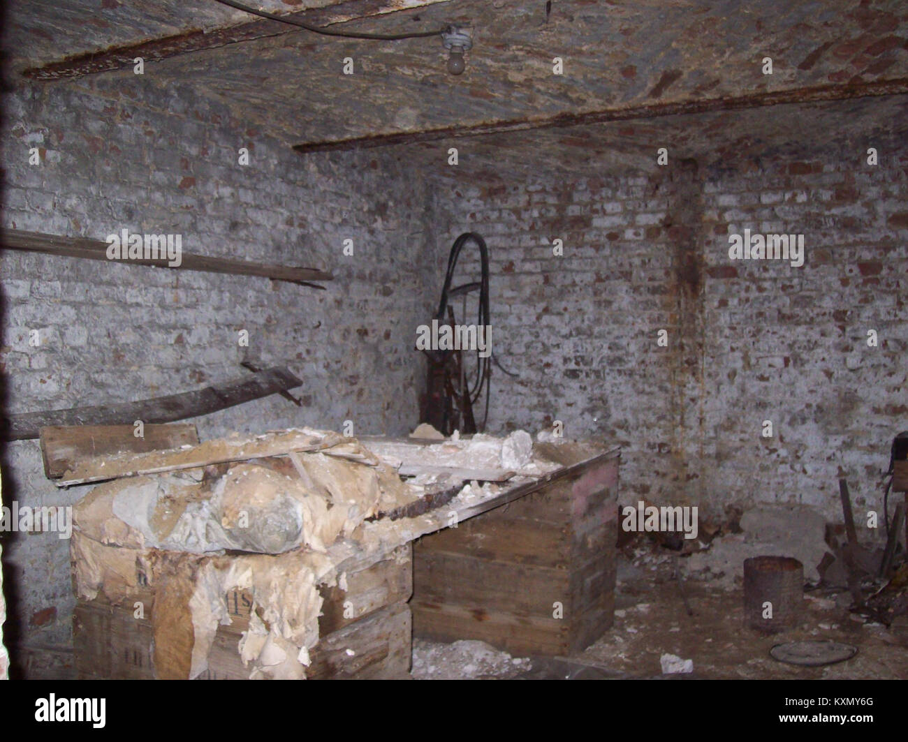 This image shows the interior of a 'Erdkeller' (earth cellar) located ...