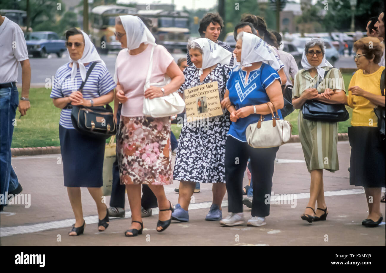 Mothers of the disappeared in Plaza de Mayo, Buenos Aires, Argentina ...