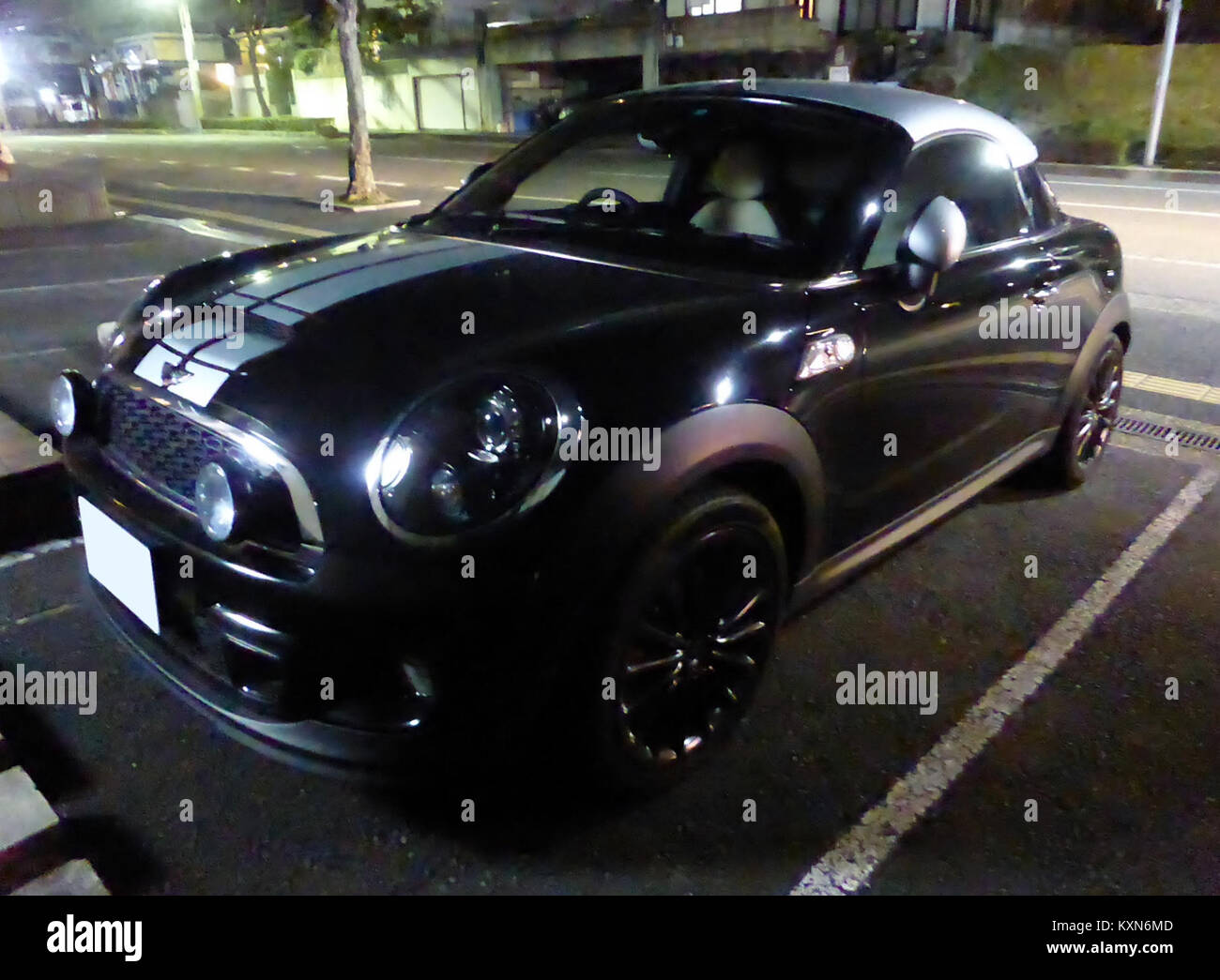 Mini coupe hi-res stock photography and images - Alamy