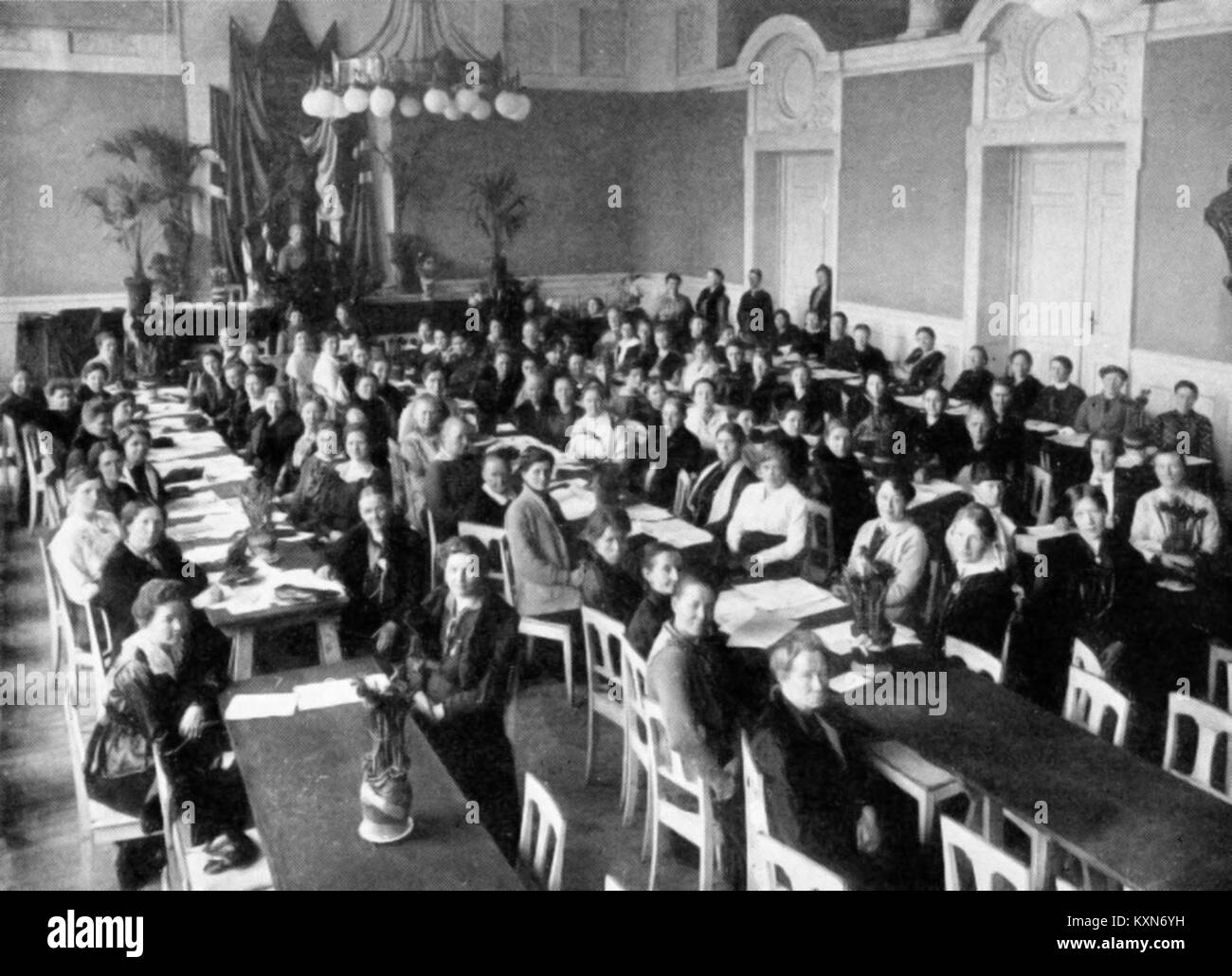 This image depicts the 1918 national meeting of the Labour Party Women ...