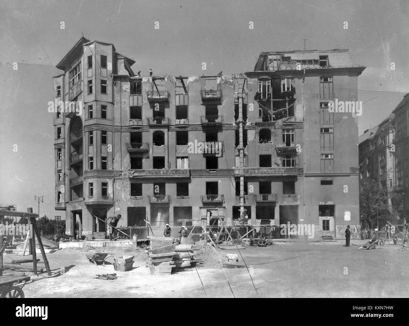 Street white building Black and White Stock Photos & Images - Alamy