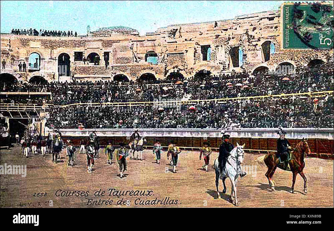 Arènes de Nîmes Entrée des cuadrillas corrida du 11 août 1908 Stock ...