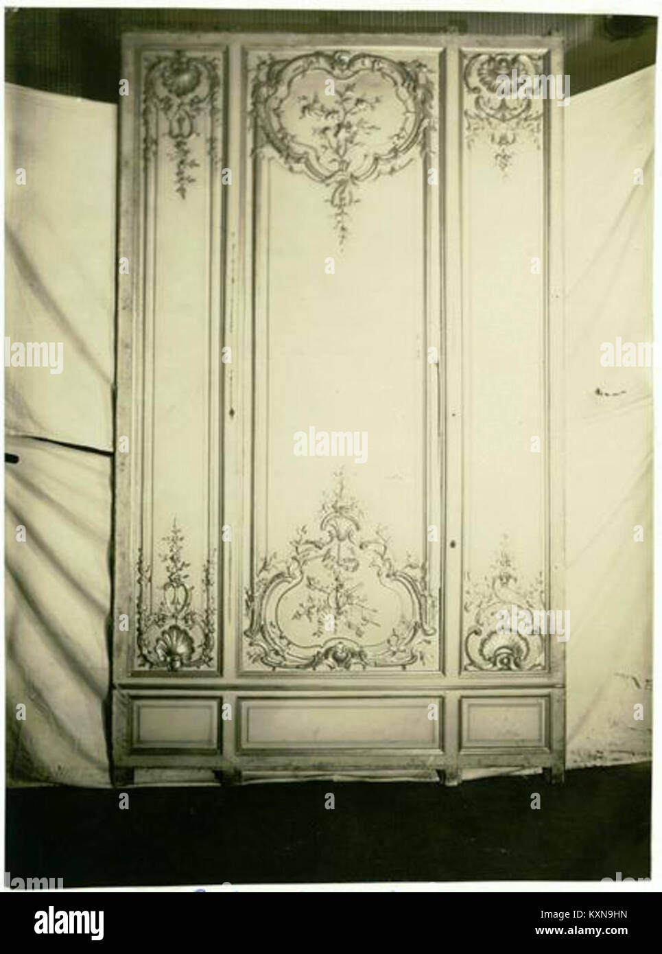 Boiserie decoration hi-res stock photography and images - Alamy